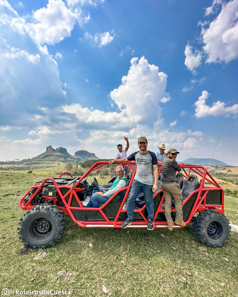 Passeio Limousine Off-Road - Aventura até as Três Pedras - Pedra do ...
